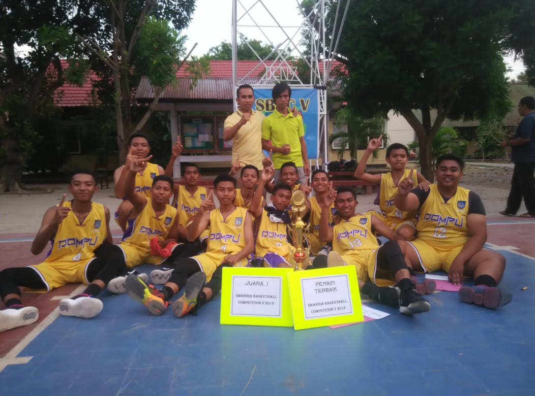 SMA 1 Dompu Bawa Pulang Gelar Juara Basket Antar Pelajar - Portal ...