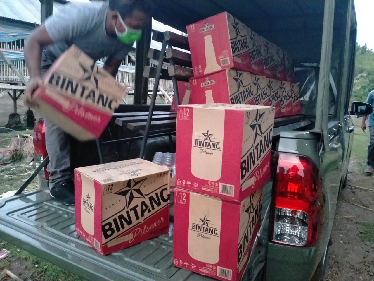 Pol PP Grebek Rumah Warga Penjual Miras di Jambu - Portal Berita Online ... Pol PP Grebek Rumah Warga Penjual Miras di Jambu - Portal Berita Online ...